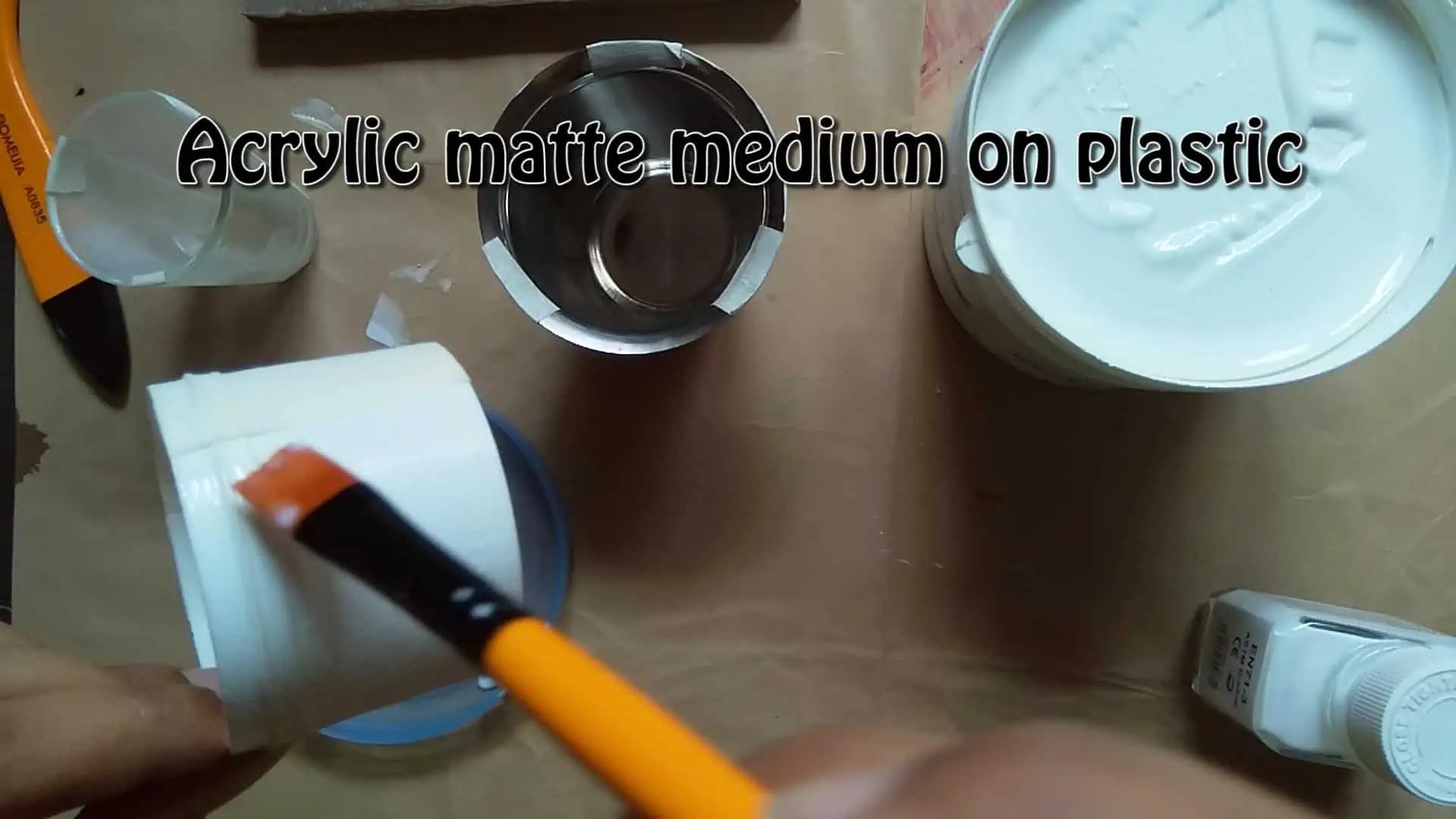 5 Easy steps to stick acrylic paint on plastic to last long